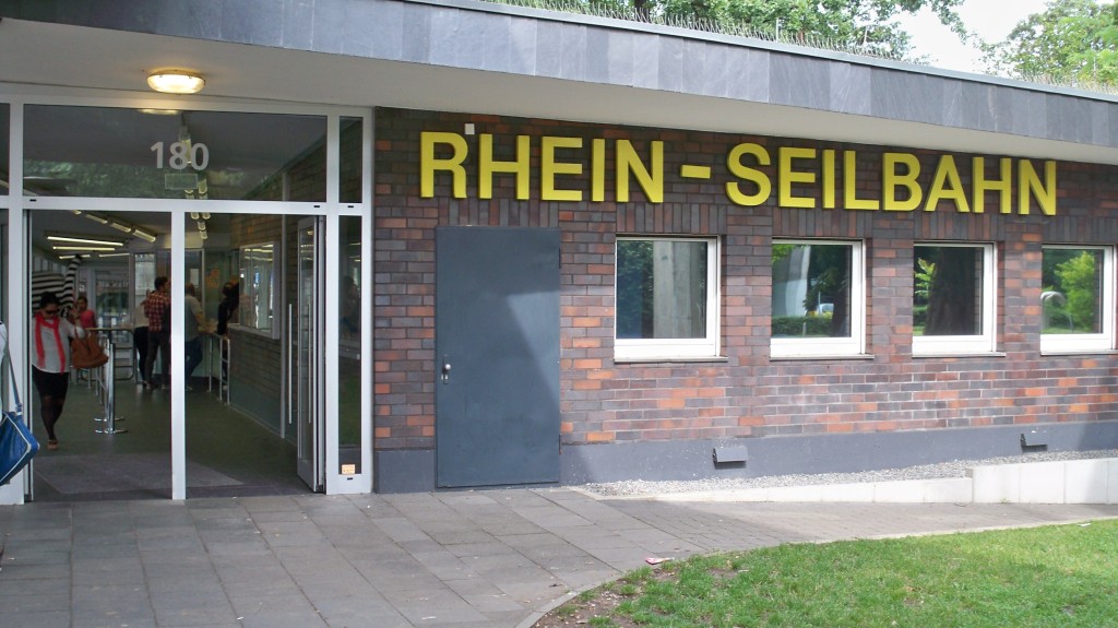 Hat die Brauerstraße in Köln wirklich eine Wache (RTL-Serie)?